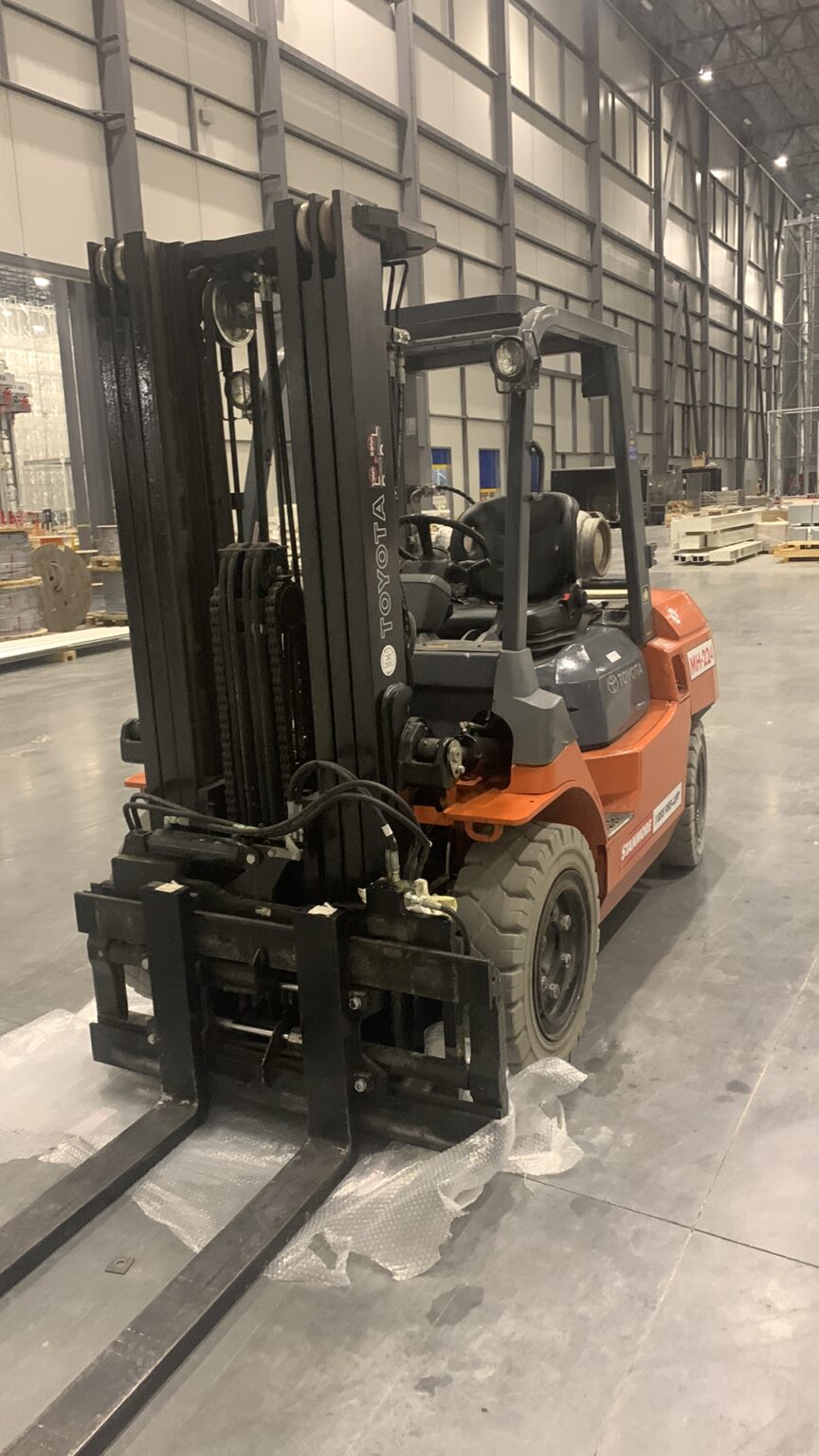 Toyota 7FGU35 - Stanmore Equipment Ltd.