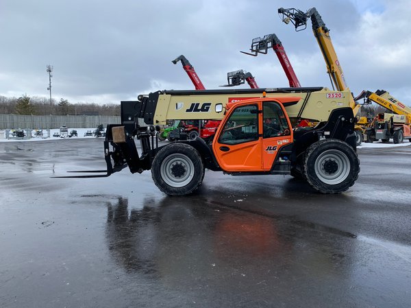 2017 JLG 1055 - Stanmore Equipment Ltd.