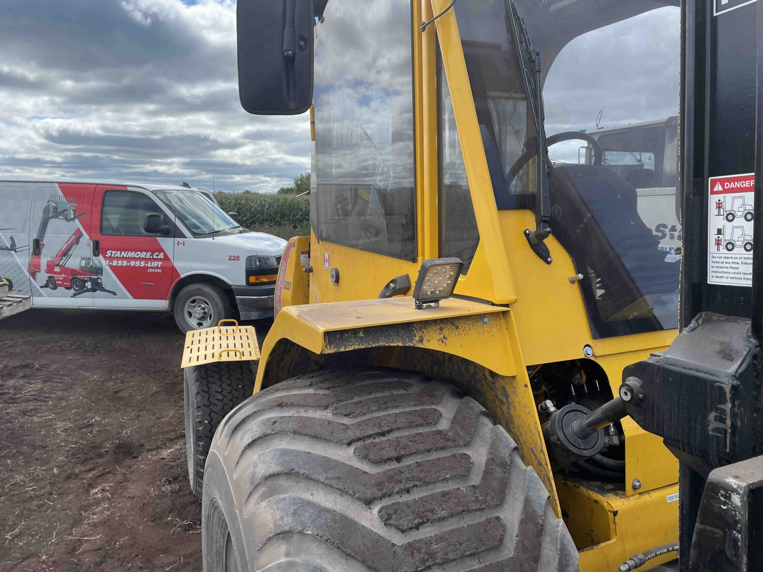 2021 Load Lifter 2414-10E - Stanmore Equipment Ltd.