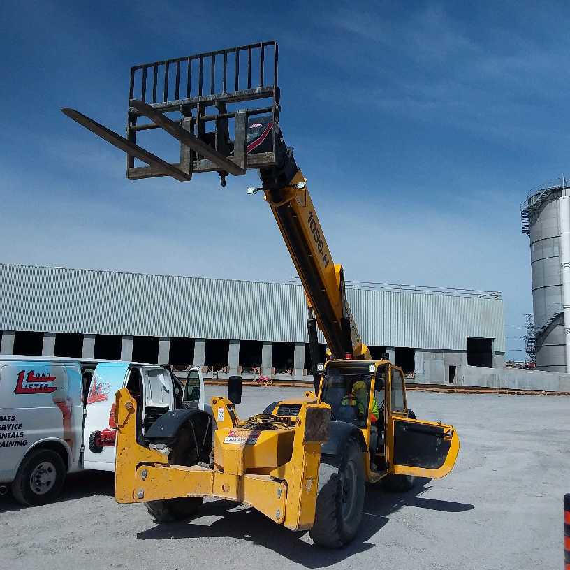 USED LOAD LIFTER TELESCOPIC - Stanmore Equipment Ltd.