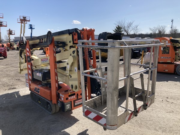 2016 JLG X600AJ COMPACT CRAWLER BOOM LIFT - Stanmore Equipment Ltd.